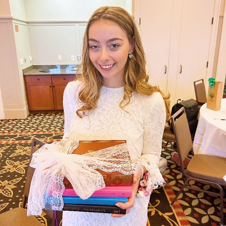 The Thrifted Valentine’s Day Centerpiece That Will Upgrade Your ...